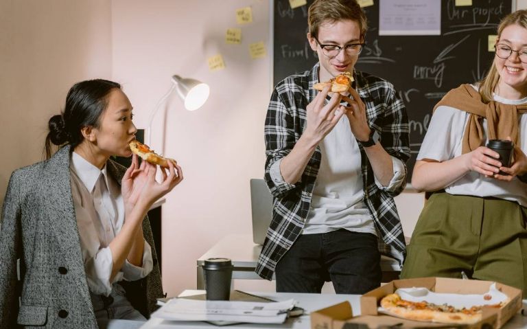 5 consejos para promover un estilo de vida saludable en el trabajo